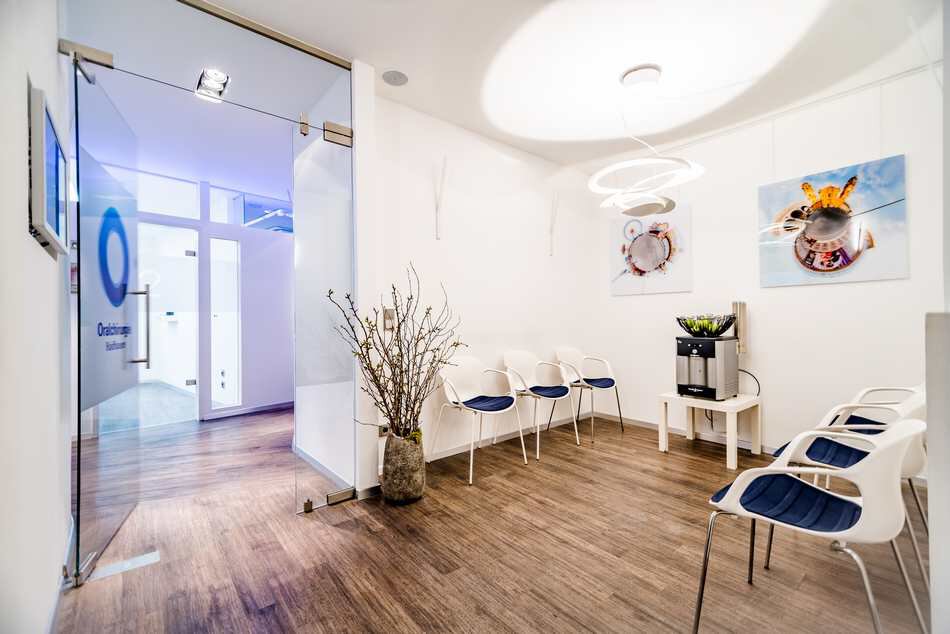 Zahnarzt in München | Oralchirurgie und Implantologie